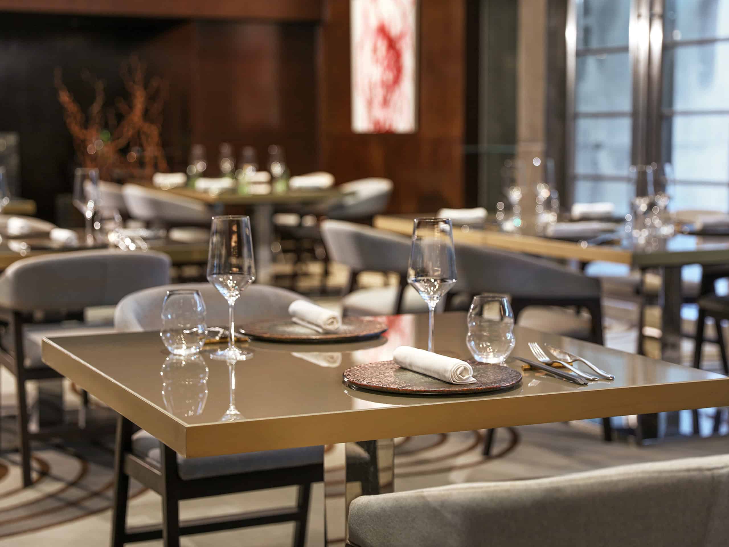 Hotel Dining | Restaurants & Bars in Tsim Sha Tsui | The Mira Hong Kong